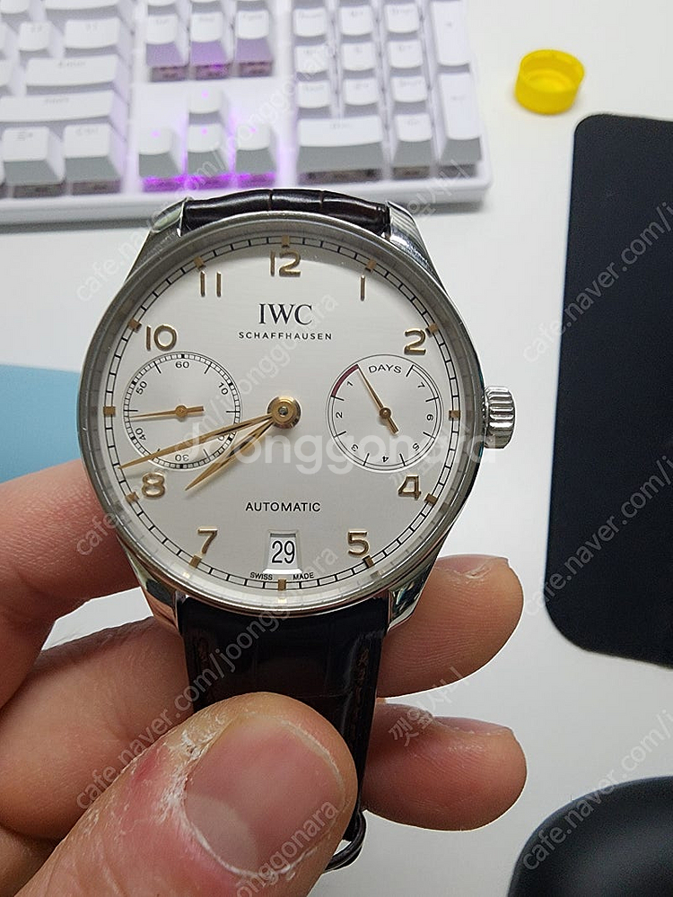 IWC 5007 부엉이 신형 판매합니다~~!~! | 중고나라 카페에서 운영하는 공식 사이트