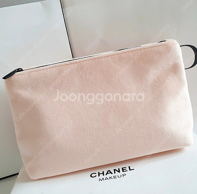 샤넬뷰티)샤넬 살구색 퍼 파우치 샤넬파우치 | 중고나라 카페에서 운영하는 공식 사이트