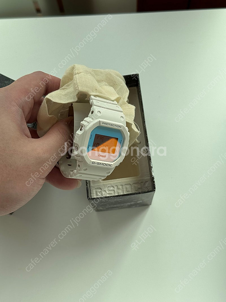 지샥 DW-5600TL-7DR 비치 타임 랩스 | 중고나라 카페에서 운영하는 공식 사이트