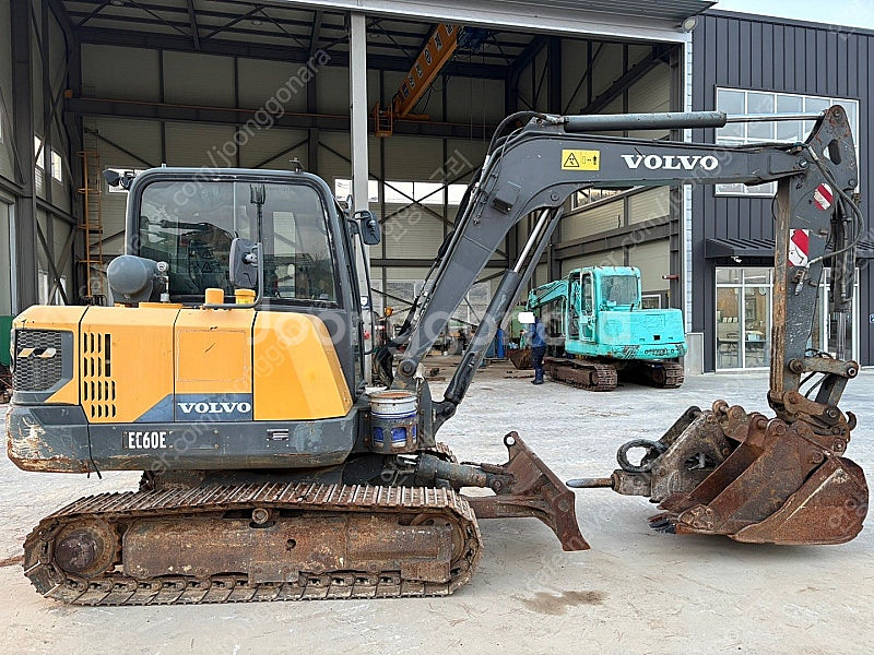공투 02 볼보 굴삭기 EC60E 17년식 판매합니다.... | 중고나라 - 안심되는 중고거래