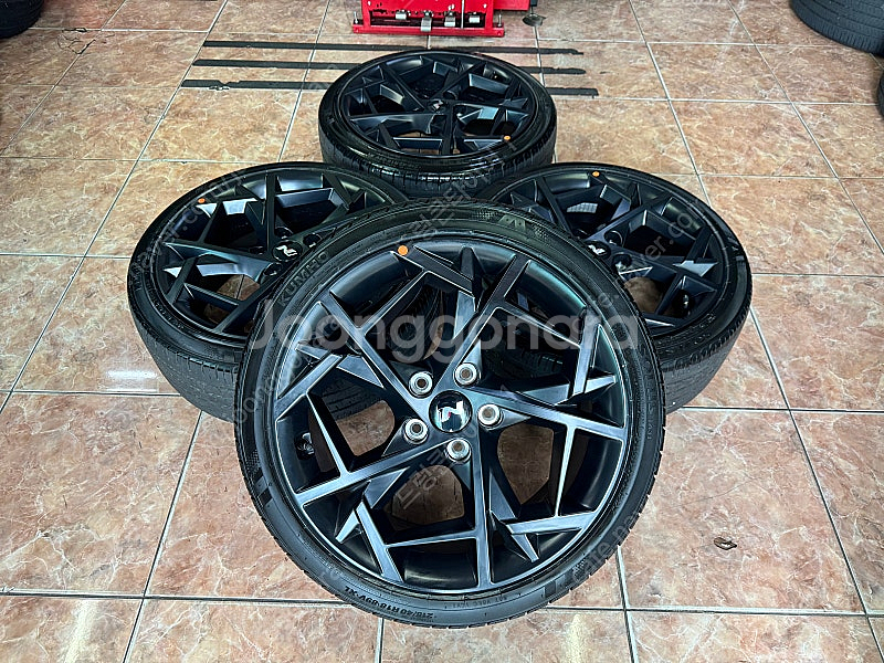 더뉴아반떼 cn7 N라인 터보 18인치 휠타이어 팝니다 | 중고나라 카페에서 운영하는 공식 사이트