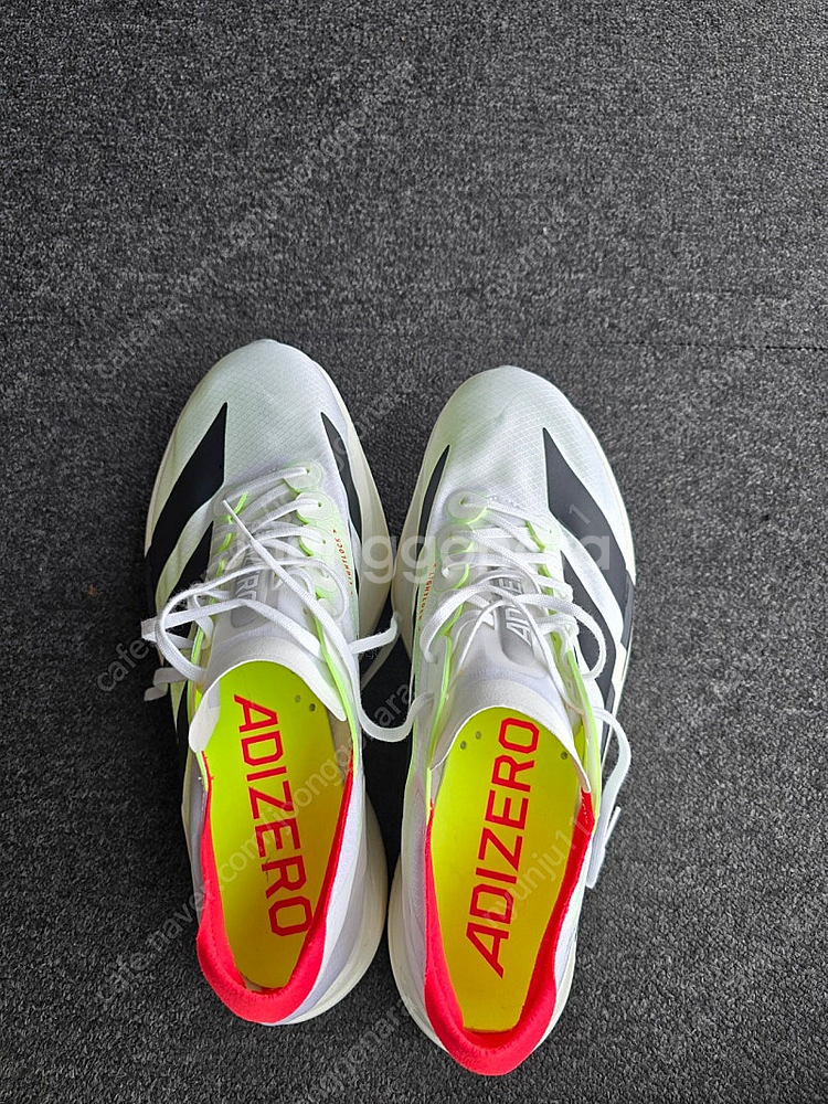 아디오스 프로4 270사이즈 팝니다 | 중고나라 카페에서 운영하는 공식 사이트