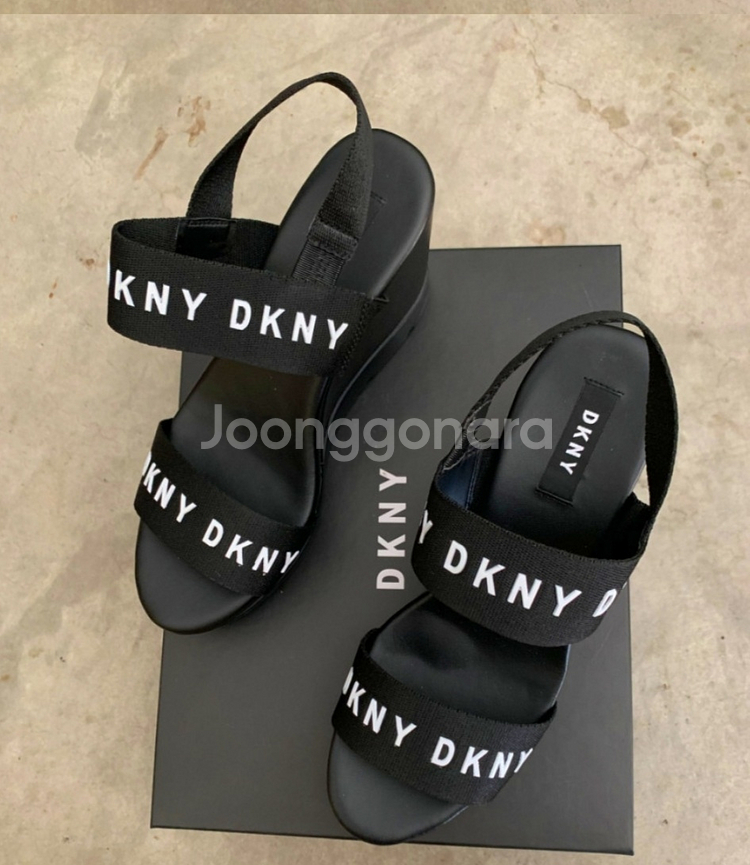 DKNY통굽샌들240~245 10cm 정품!! | 중고나라 카페에서 운영하는 공식 사이트