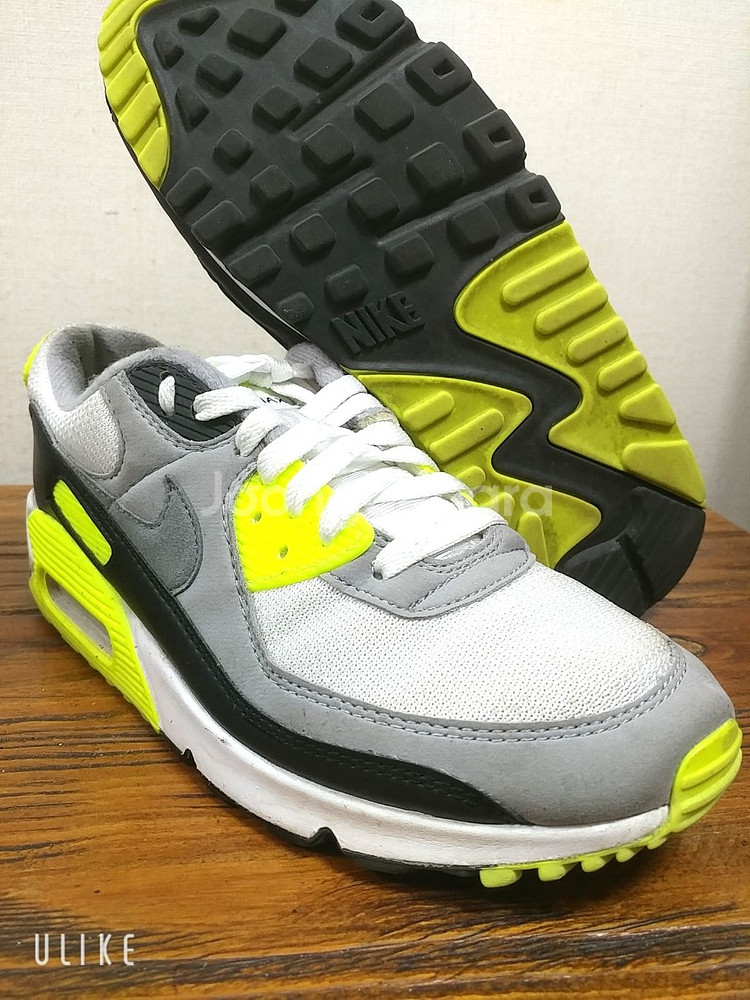 나이키 에어맥스90볼트(US8.5표기265추천260) | 런닝화/워킹화 | 중고나라