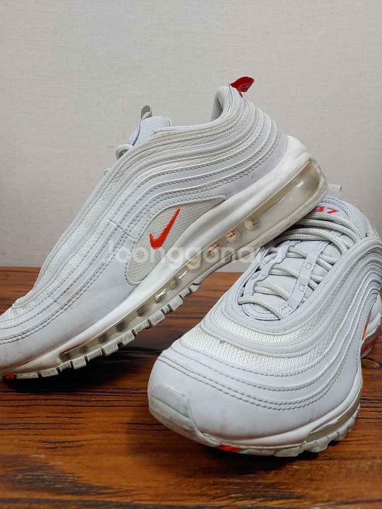 나이키 에어맥스97(US7표기250추천245) | 런닝화/워킹화 | 중고나라