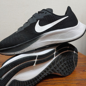 나이키 줌 페가수스37(US7표기250추천245) | 런닝화/워킹화 | 중고나라