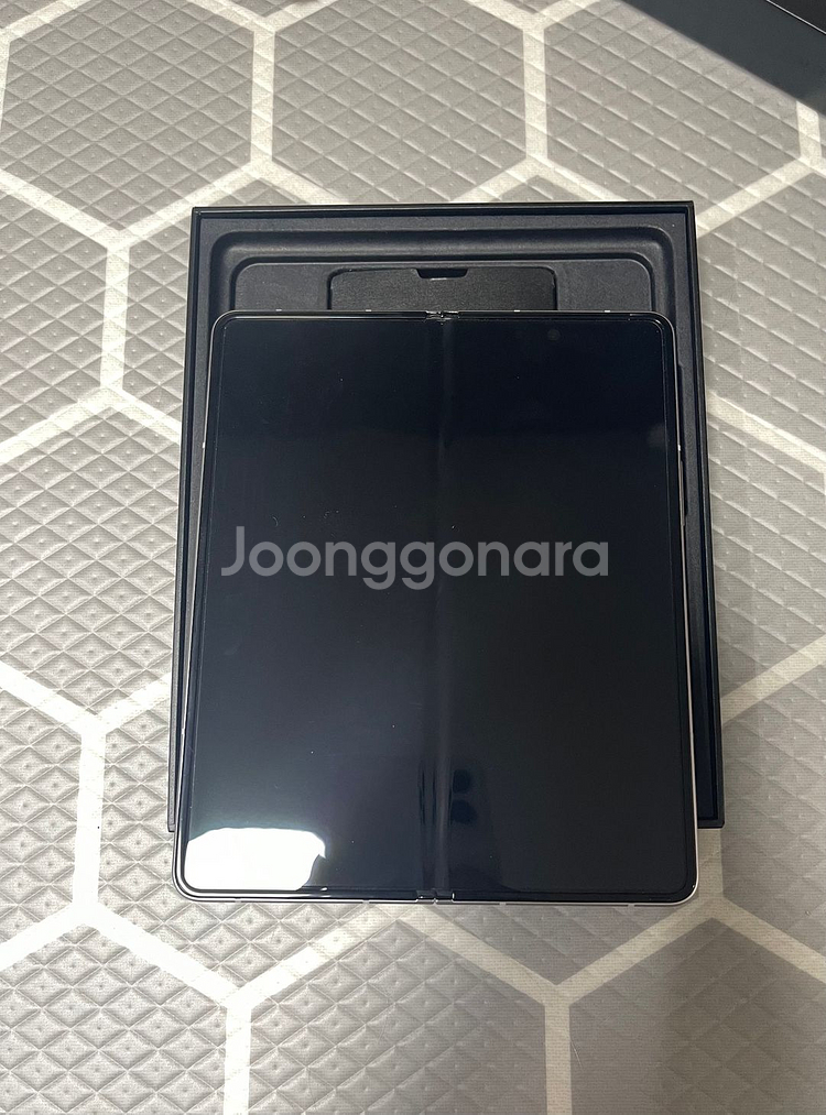 갤럭시Z폴드3 256G 팬텀실버 자급제 저렴히 판매해요 | 삼성 | 중고나라