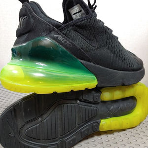 나이키 에어맥스270(US7.5표기255추천250) | 런닝화/워킹화 | 중고나라