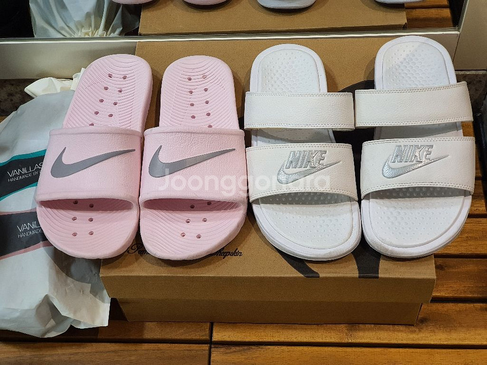 나이키 슬리퍼 팝니다 240사이즈 | 샌들/슬리퍼 | 중고나라