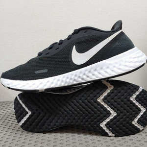 나이키 레블루션5(US9.5표기275추천270) | 런닝화/워킹화 | 중고나라