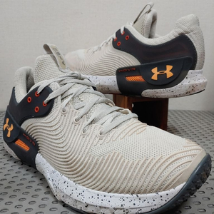 언더아머 호버 에이팩스2(US11.5표기295추천290 | 런닝화/워킹화 | 중고나라