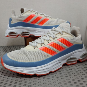 아디다스 QUADCUBE스니커즈(US9.5추천270) | 런닝화/워킹화 | 중고나라