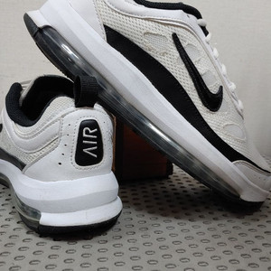 나이키 에어맥스AP(US8.5표기265추천260) | 런닝화/워킹화 | 중고나라