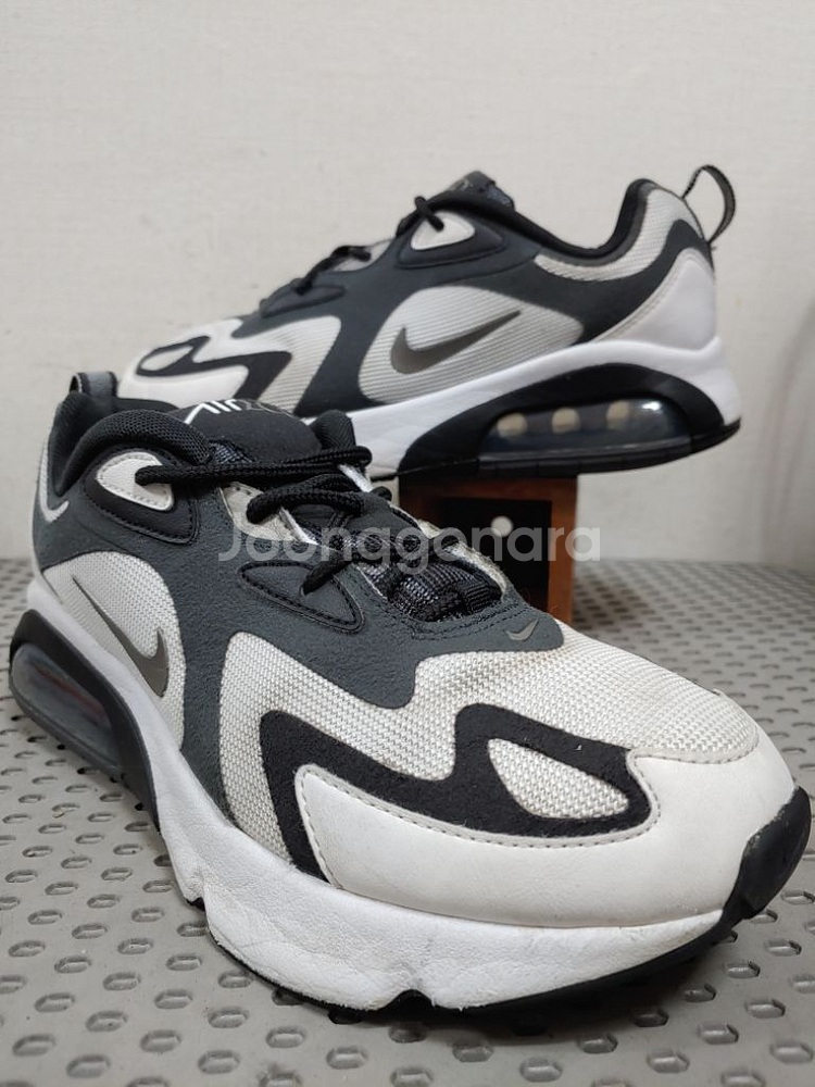 나이키 에어맥스200(US7.5표기255추천250) | 런닝화/워킹화 | 중고나라