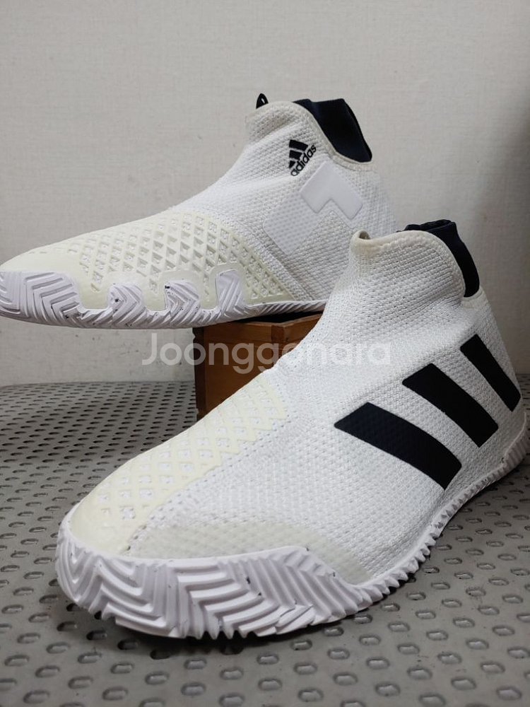 (거의새것)아디다스 스타이콘M테니스화US9.5추천270 | 런닝화/워킹화 | 중고나라