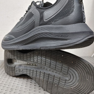 휠라 웨이블렛 엑셀레이터(US9.5표기275추천270) | 런닝화/워킹화 | 중고나라