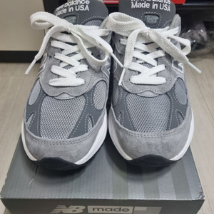 뉴발란스 993W(255)\B/그레이 판매합니다. | 단화/캐쥬얼화 | 중고나라