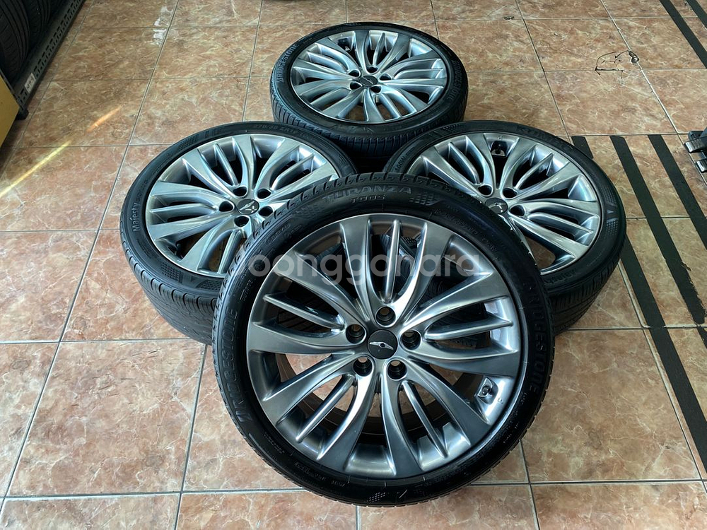 제네시스G80,dh 19인치 순정휠타이어 팝니다 | 휠/타이어 | 중고나라