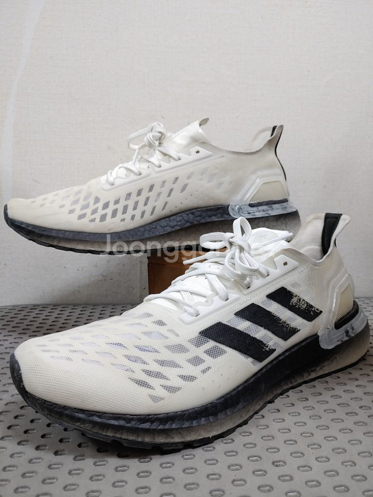 아디다스 울트라부스트PB(US9추천270) | 런닝화/워킹화 | 중고나라