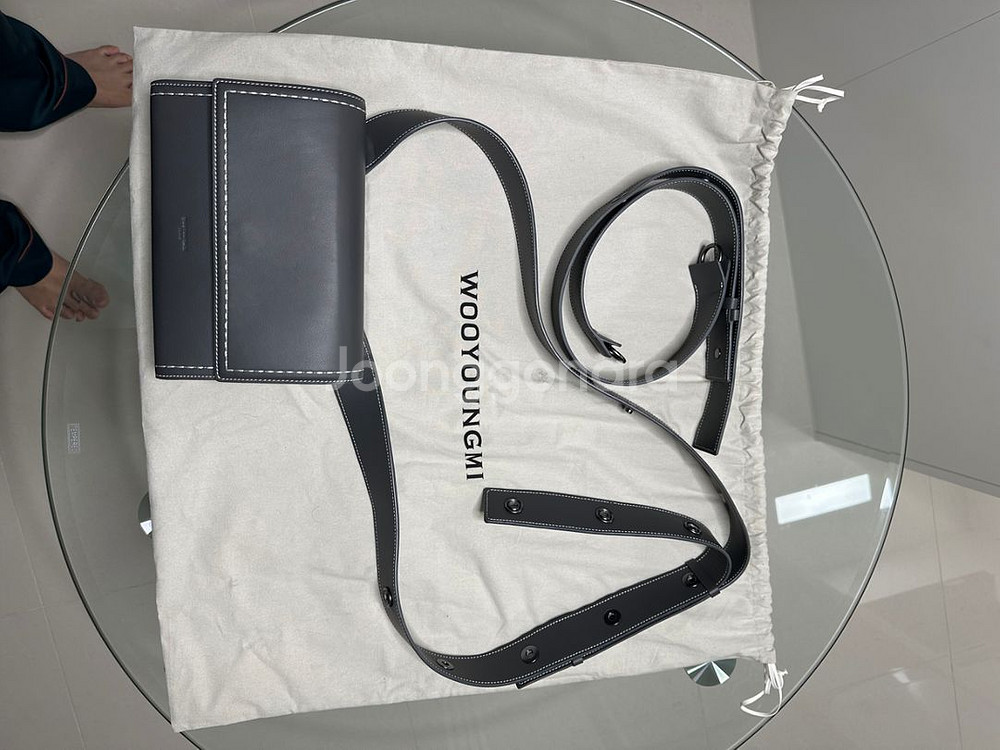 우영미 18fw 크로스백 | 티셔츠/캐쥬얼의류 | 중고나라