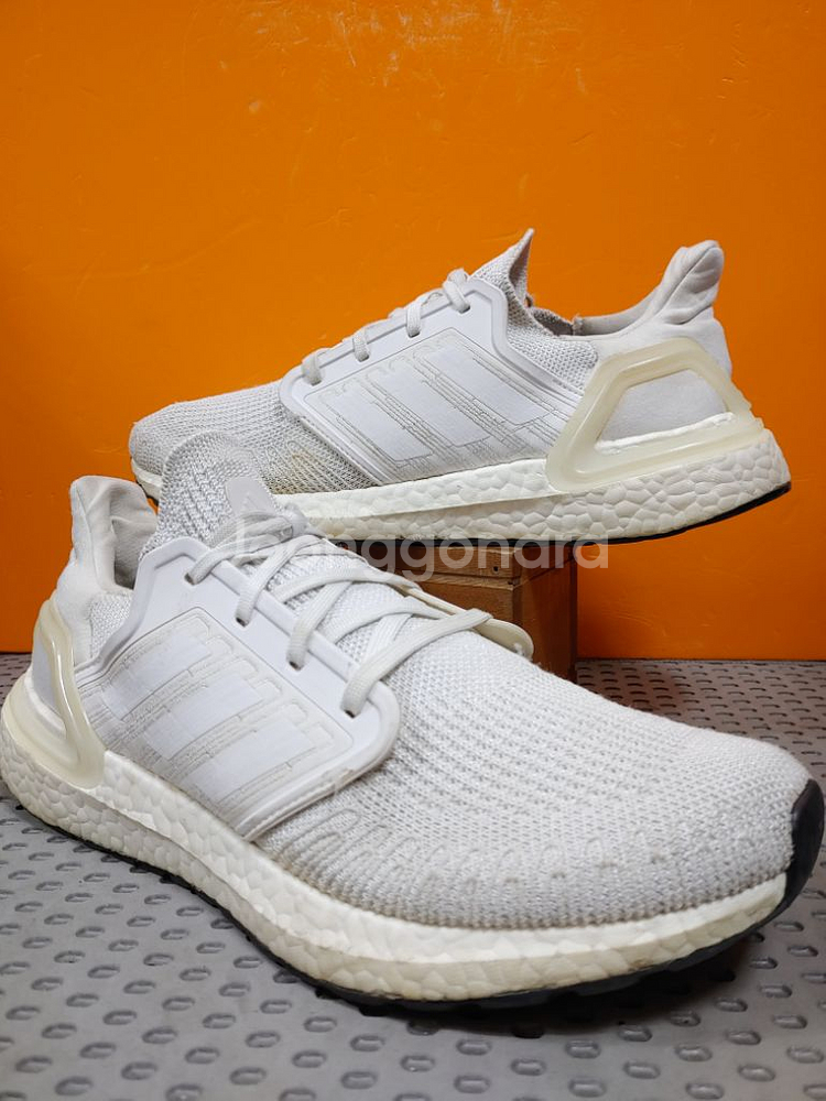 아디다스 울트라부스트(US8.5추천265) | 런닝화/워킹화 | 중고나라