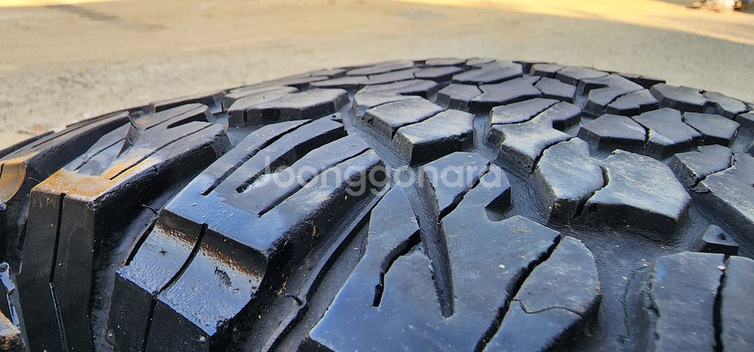 Bfat 315 70 17 4개 타이어 팝니다 | 휠/타이어 | 중고나라