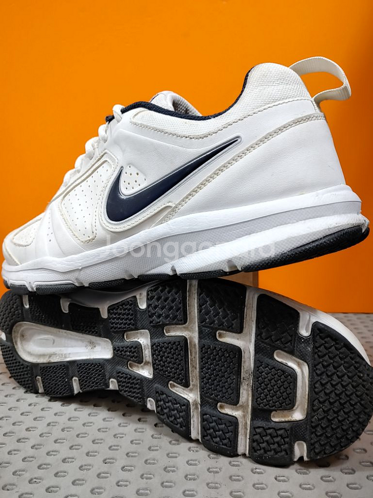 나이키 T라이트 트레이닝화(US7.5표기255추천250 | 런닝화/워킹화 | 중고나라