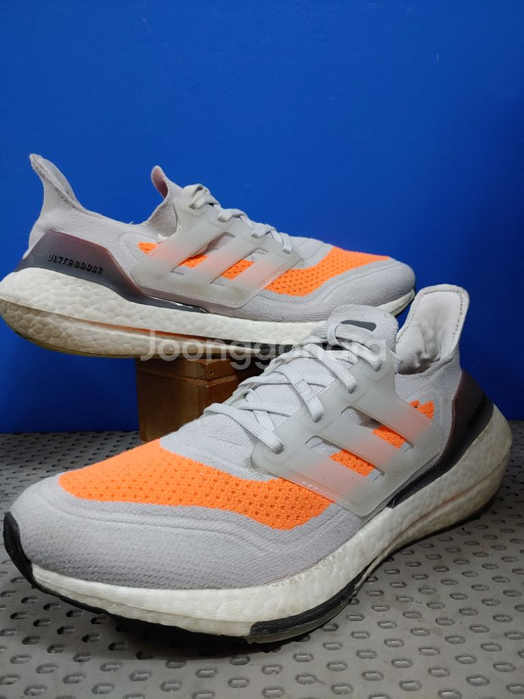 아디다스 울트라부스트21(US8.5추천265) | 런닝화/워킹화 | 중고나라