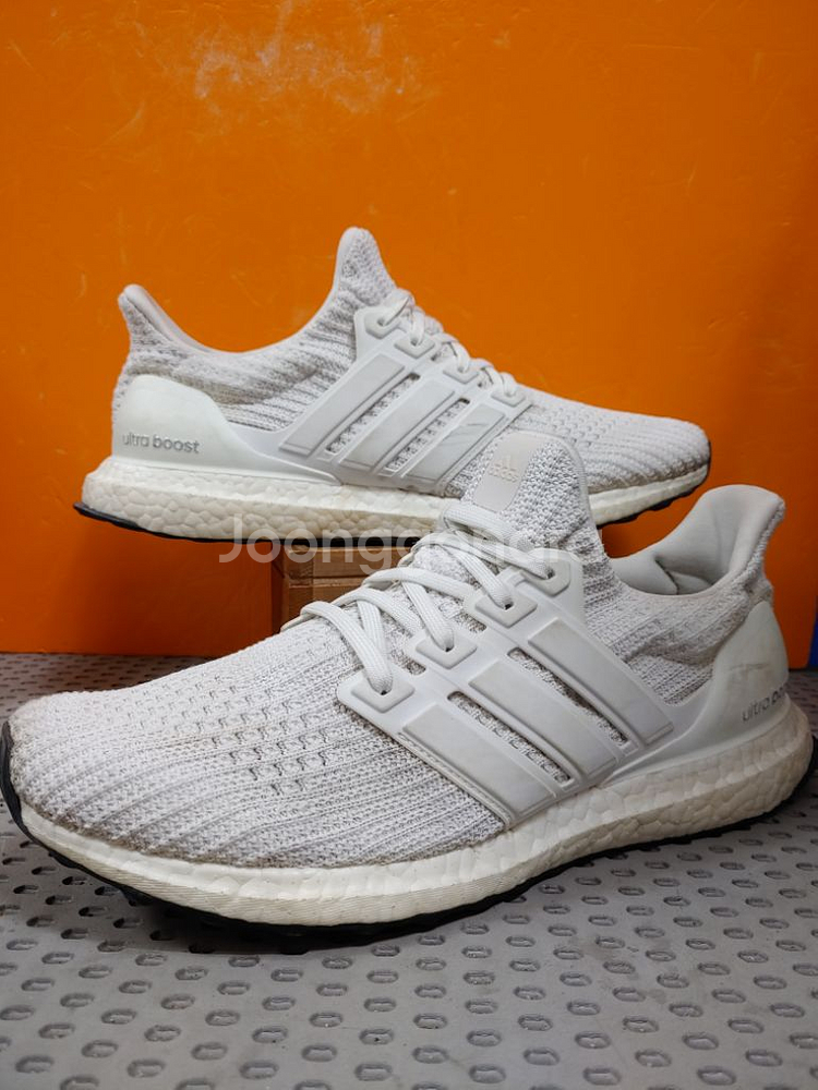 아디다스 울트라부스트(US9추천270) | 런닝화/워킹화 | 중고나라