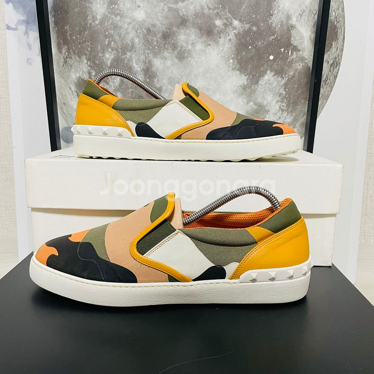 정품 41) 발렌티노 카모 플라쥬 슬립온 265~270 | 운동화/스니커즈 | 중고나라