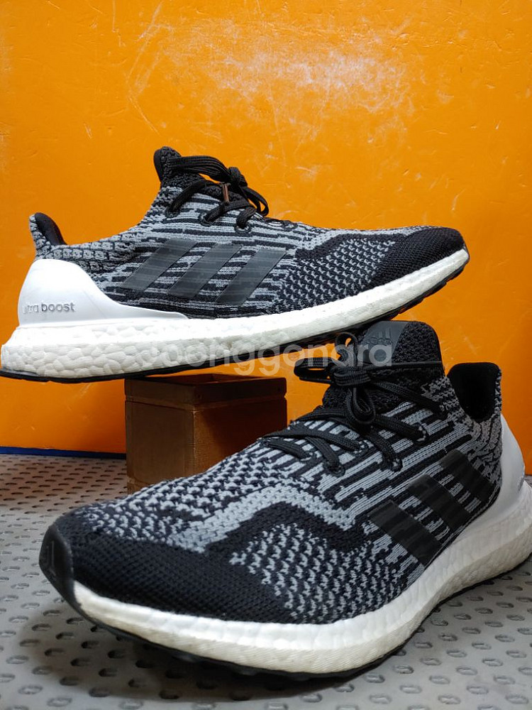 아디다스 울트라부스트5.0언케이지드(추천260~265) | 런닝화/워킹화 | 중고나라