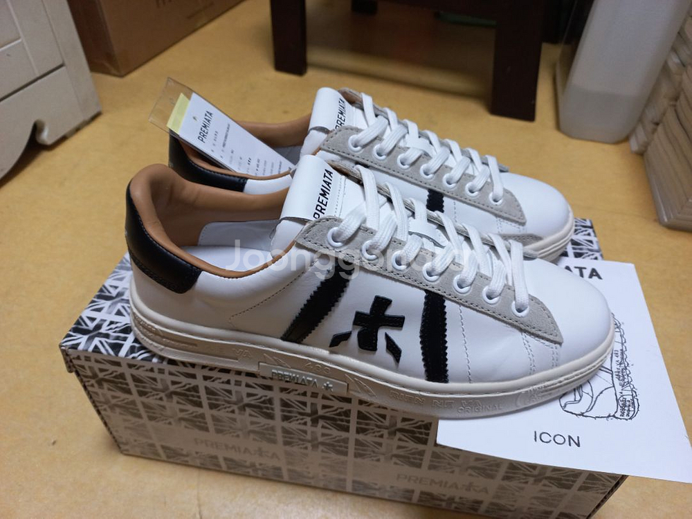 [260] 프리미아타 러셀 화이트블랙 EU41 | 운동화/스니커즈 | 중고나라