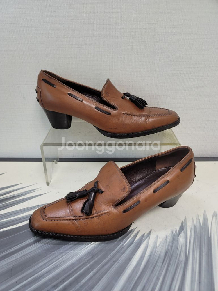 정품) 토즈 여자 스니커즈 EU37.5 245 | 구두/로퍼 | 중고나라