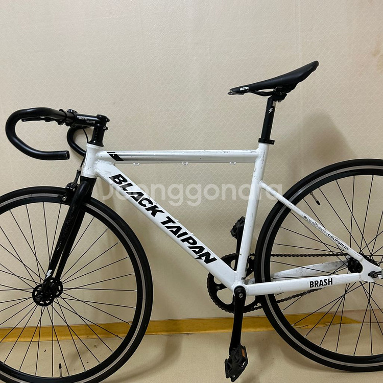 블랙타이판 2022 700cc 브래쉬 픽시자전거 완차 | 하이브리드/픽시/미니벨로 | 중고나라