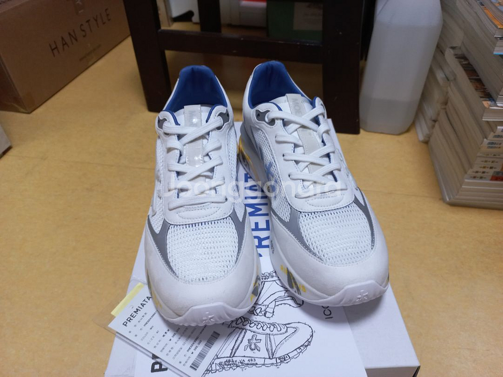 (신품)[260] 프리미아타 모에런 화이트 EU41 | 운동화/스니커즈 | 중고나라