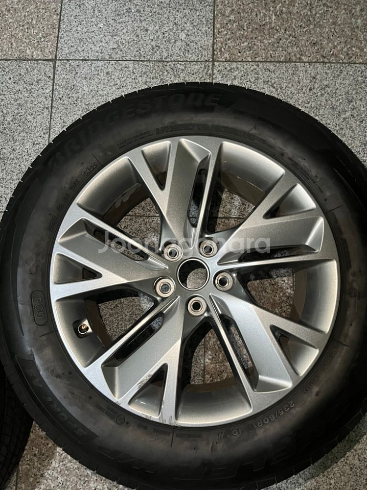 GV70 순정 18인치 휠타이어(6000km) 주행 | 중고나라 카페에서 운영하는 공식 사이트