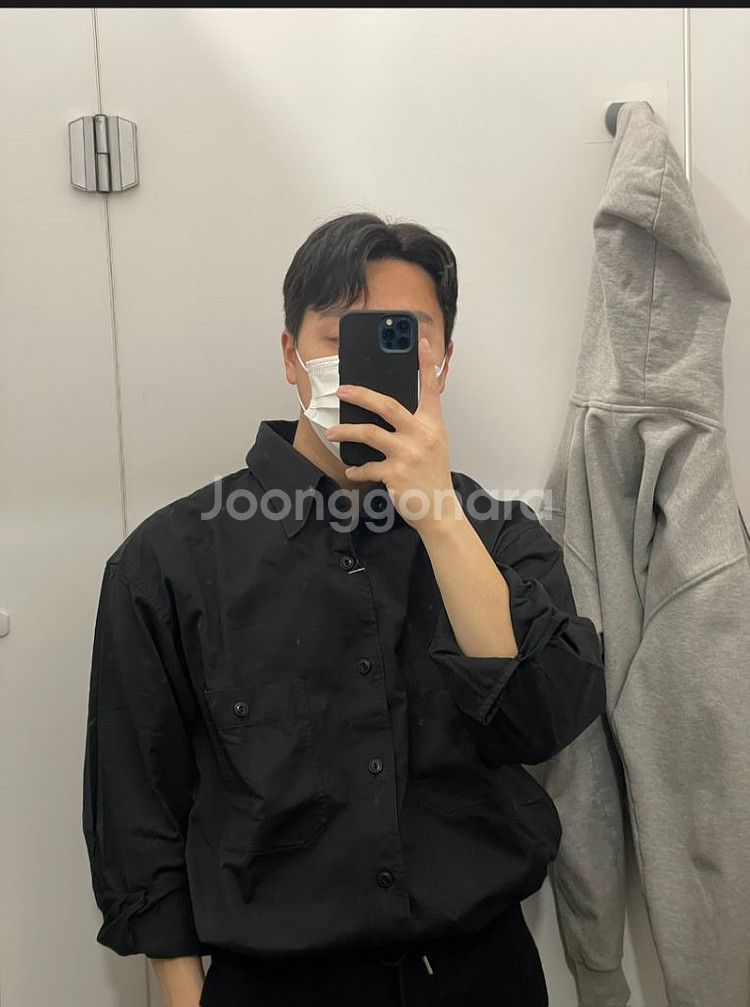 유니클로U 22fw 르메르 오버사이즈 워크셔츠 블랙 | 티셔츠/캐쥬얼의류 | 중고나라