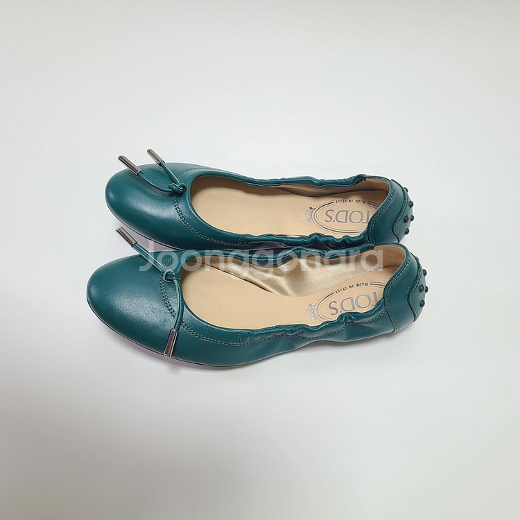 토즈 플랫 eu35사이즈 (2회정도 착용) | 단화/로퍼 | 중고나라