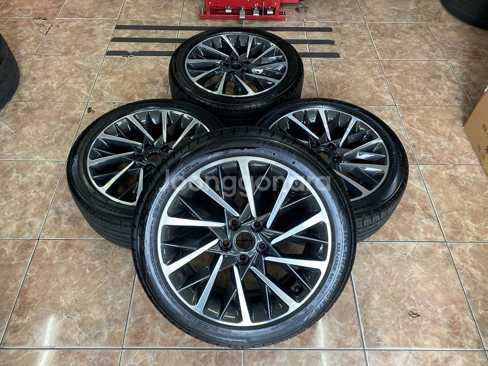 쏘나타DN8 18인치 순정휠타이어 팝니다 | 휠/타이어 | 중고나라