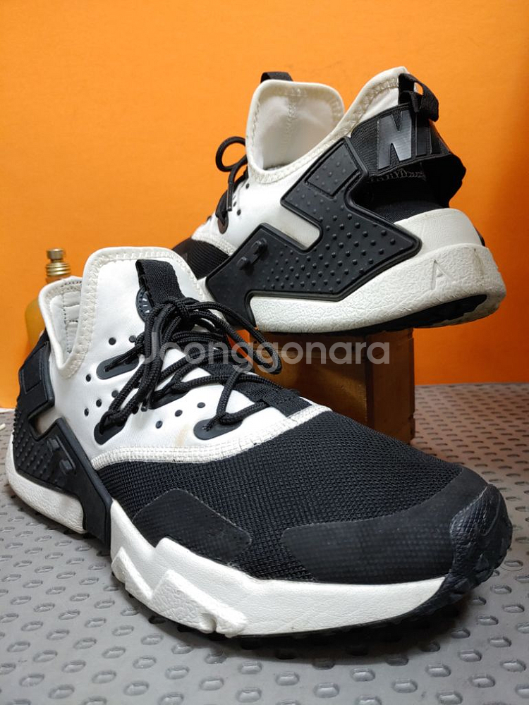 나이키 에어 허라취 드리프트US8.5표기265추천260 | 런닝화/워킹화 | 중고나라