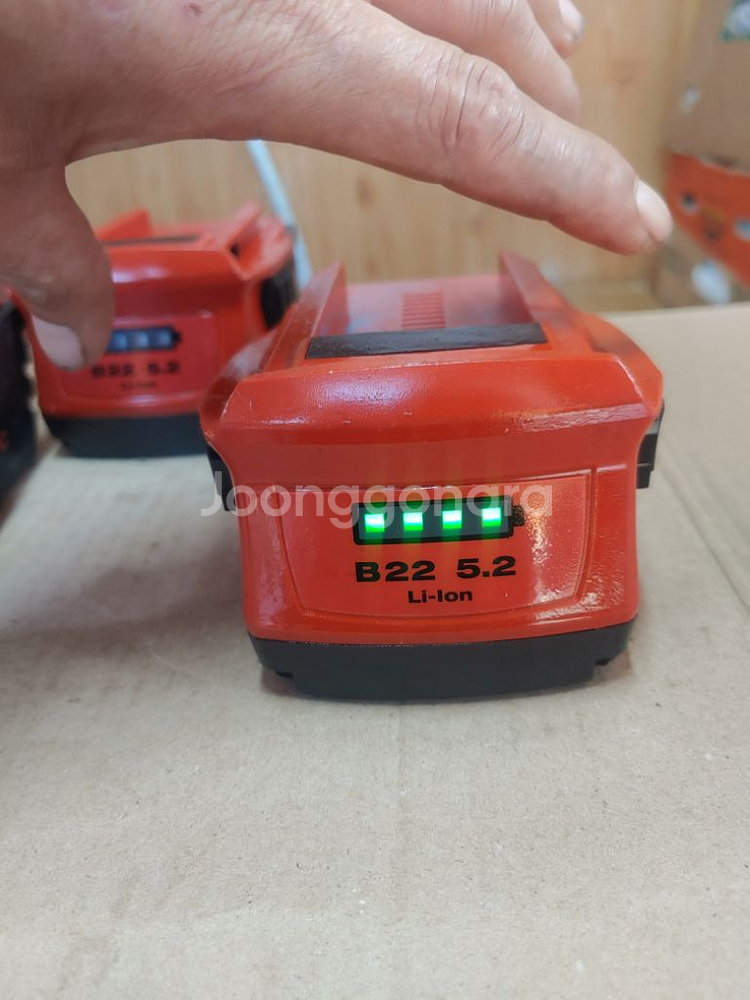 깔끔한 힐티배터리 B22 5.2AH 개당가격입니다 | 드릴/전동공구 | 중고나라