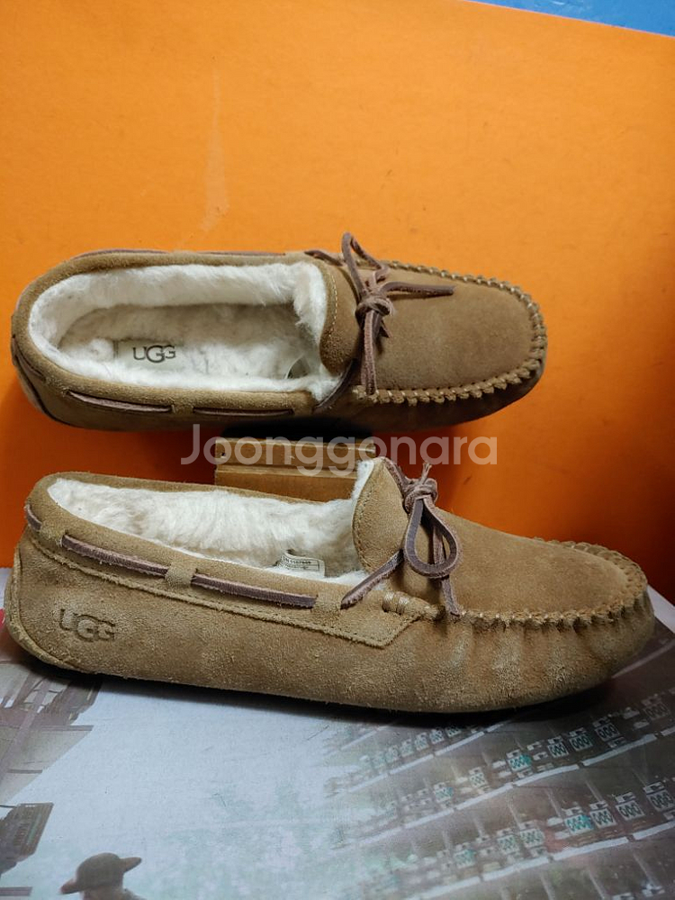 UGG 어그 방한 플랫슈즈(표기250추천사이즈245) | 중고나라 카페에서 운영하는 공식 사이트