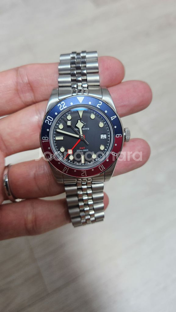 아디스다이브 ADDIESDIVE GMT 쿼츠 시계 | 중고나라 카페에서 운영하는 공식 사이트