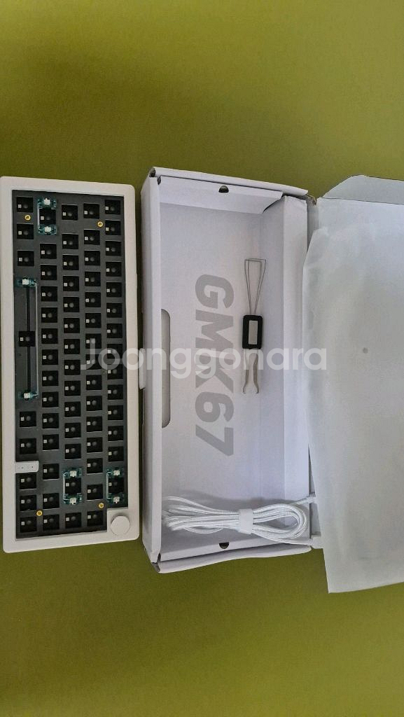 GMK67 화이트 색상 키보드 베어본 | 중고나라 - 안심되는 중고거래