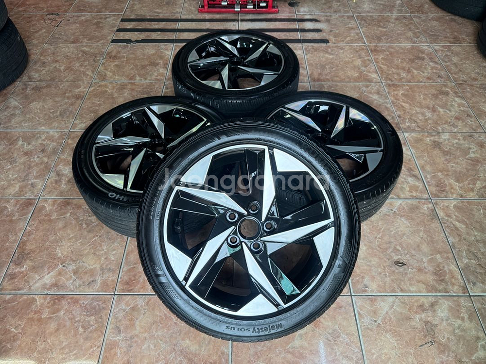 아반떼CN7 17인치 순정휠타이어 팝니다 | 중고나라 카페에서 운영하는 공식 사이트