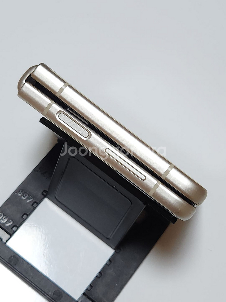 갤럭시Z플립3 256G 무잔상 크림 55254 | 중고나라 - 안심되는 중고거래