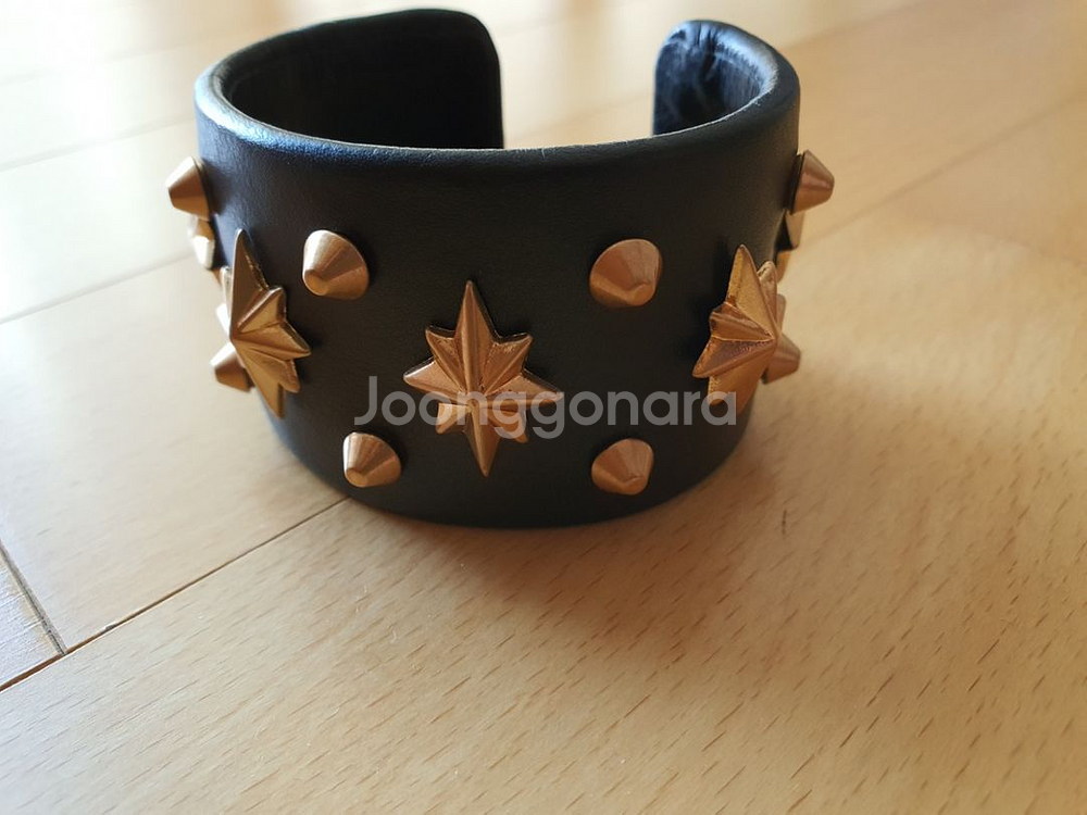 비이커 에피타프epitaph 별 스터드 찡 가죽 팔찌 | 중고나라 - 안심되는 중고거래