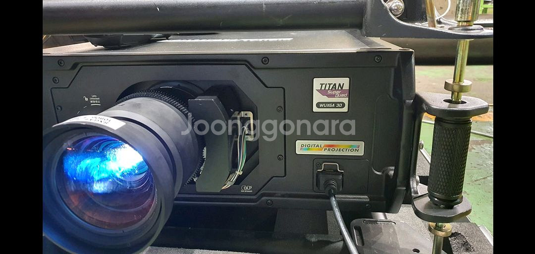 Digital projection titan super quad wuxga & 1080p | 중고나라 - 안심되는 중고거래