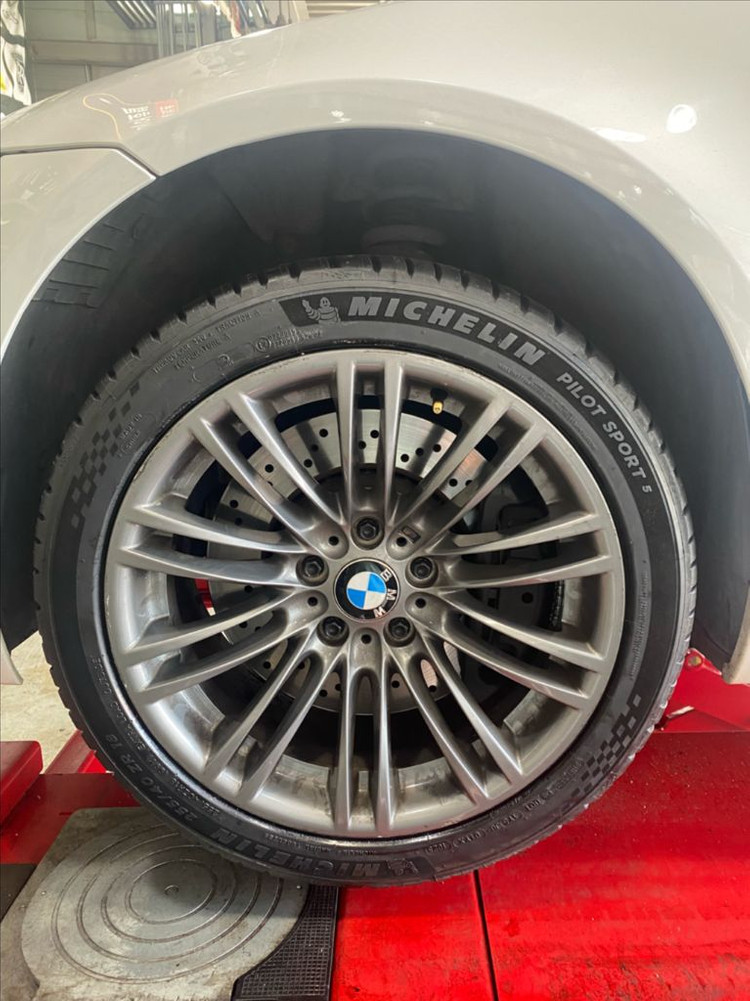 18인치 e92 M3 휠타이어 (BMW Style 219M 휠 + 미쉐린 PS5, 255-40-18) | 중고나라 - 안심되는 중고거래