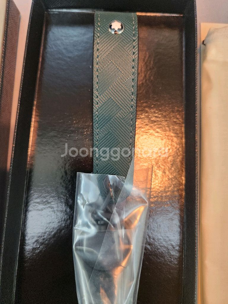 몽블랑 정품 가죽키링 판매(그린색) | 중고나라 - 안심되는 중고거래